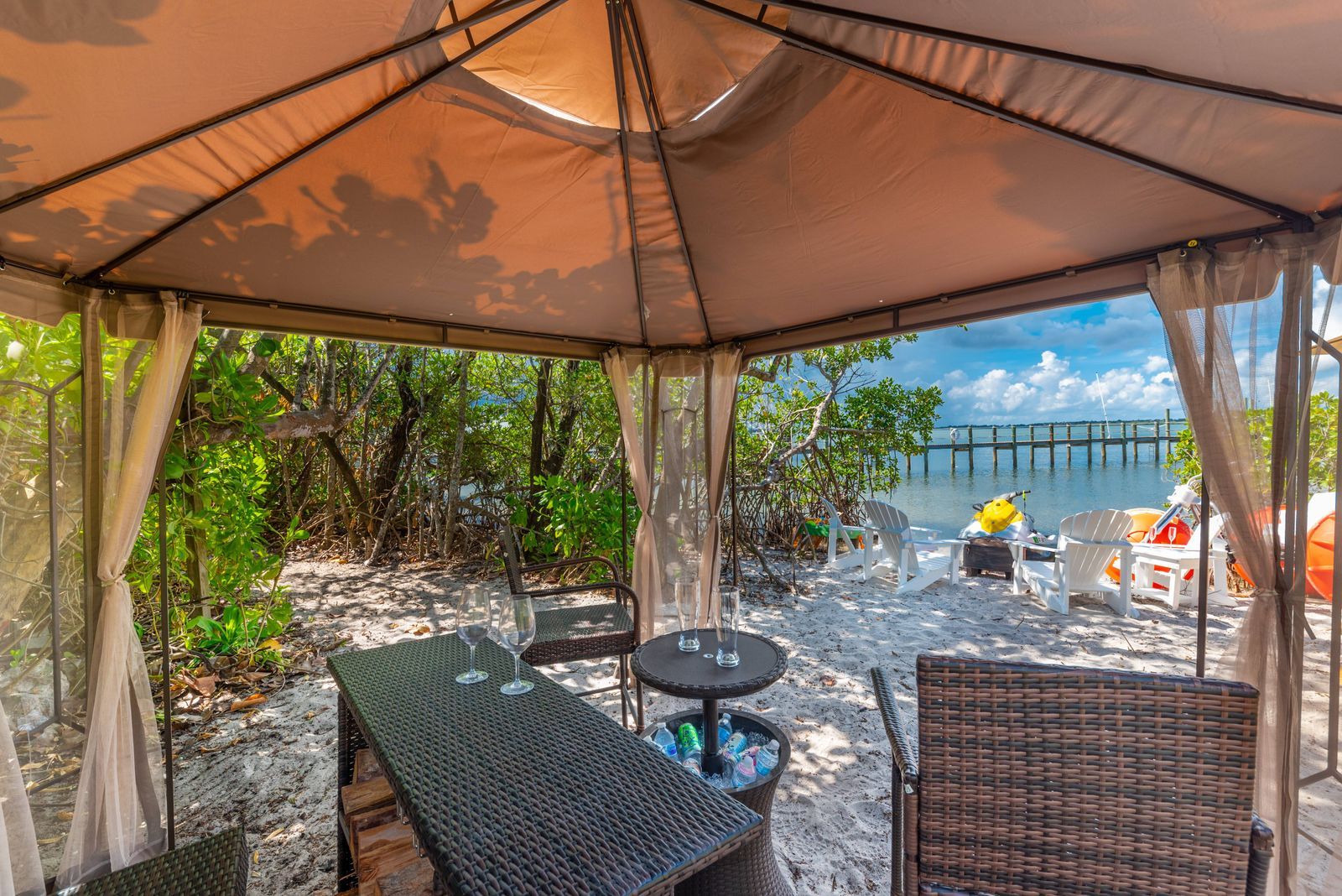 Eden Beach Retreat: 7 Bedroom Beach House Rental in Florida