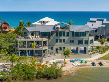 Twin Beaches - Beach Houses In Paradise