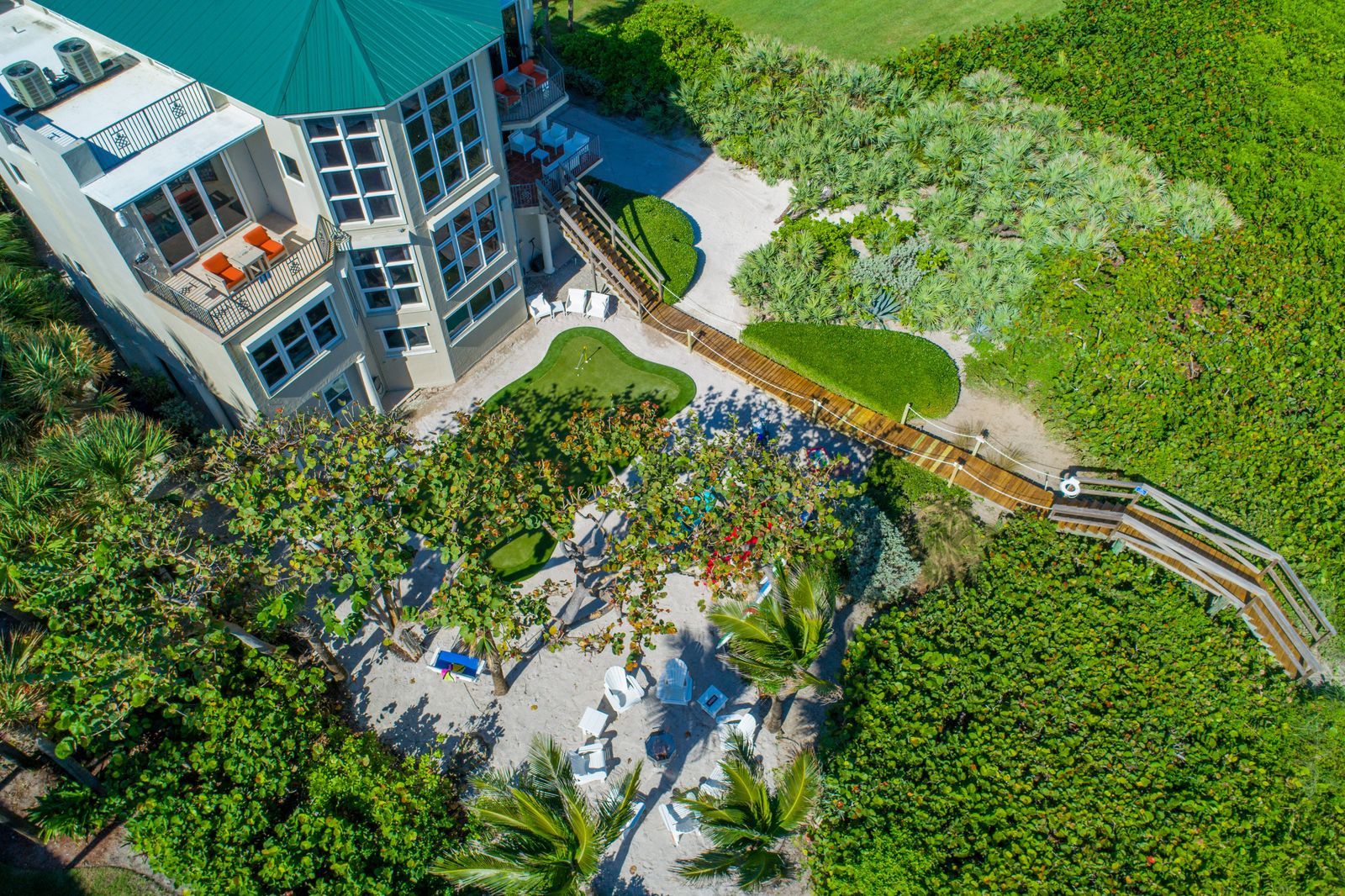 Chateau de la Mer: Jensen Beach Beachfront Estate