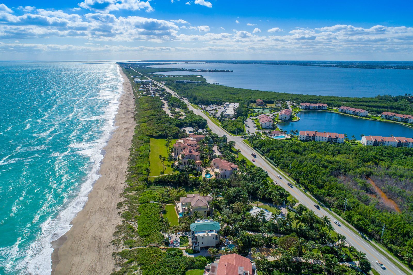 Chateau de la Mer: Jensen Beach Beachfront Estate