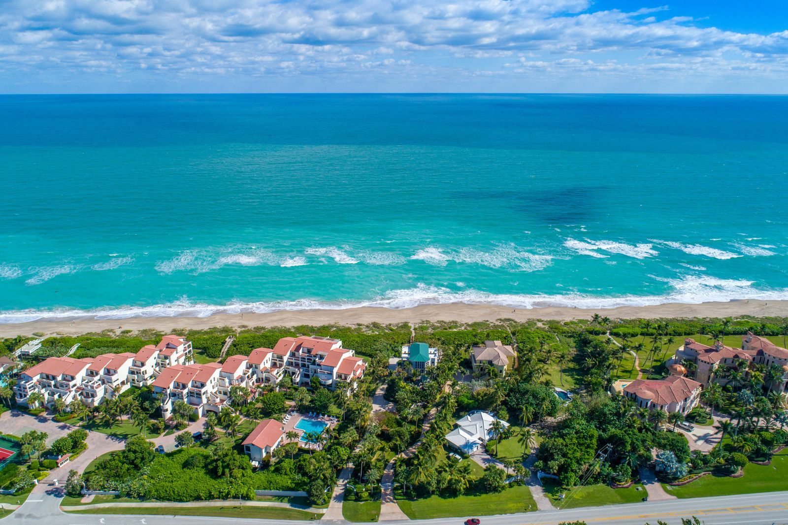 Chateau de la Mer: Jensen Beach Beachfront Estate