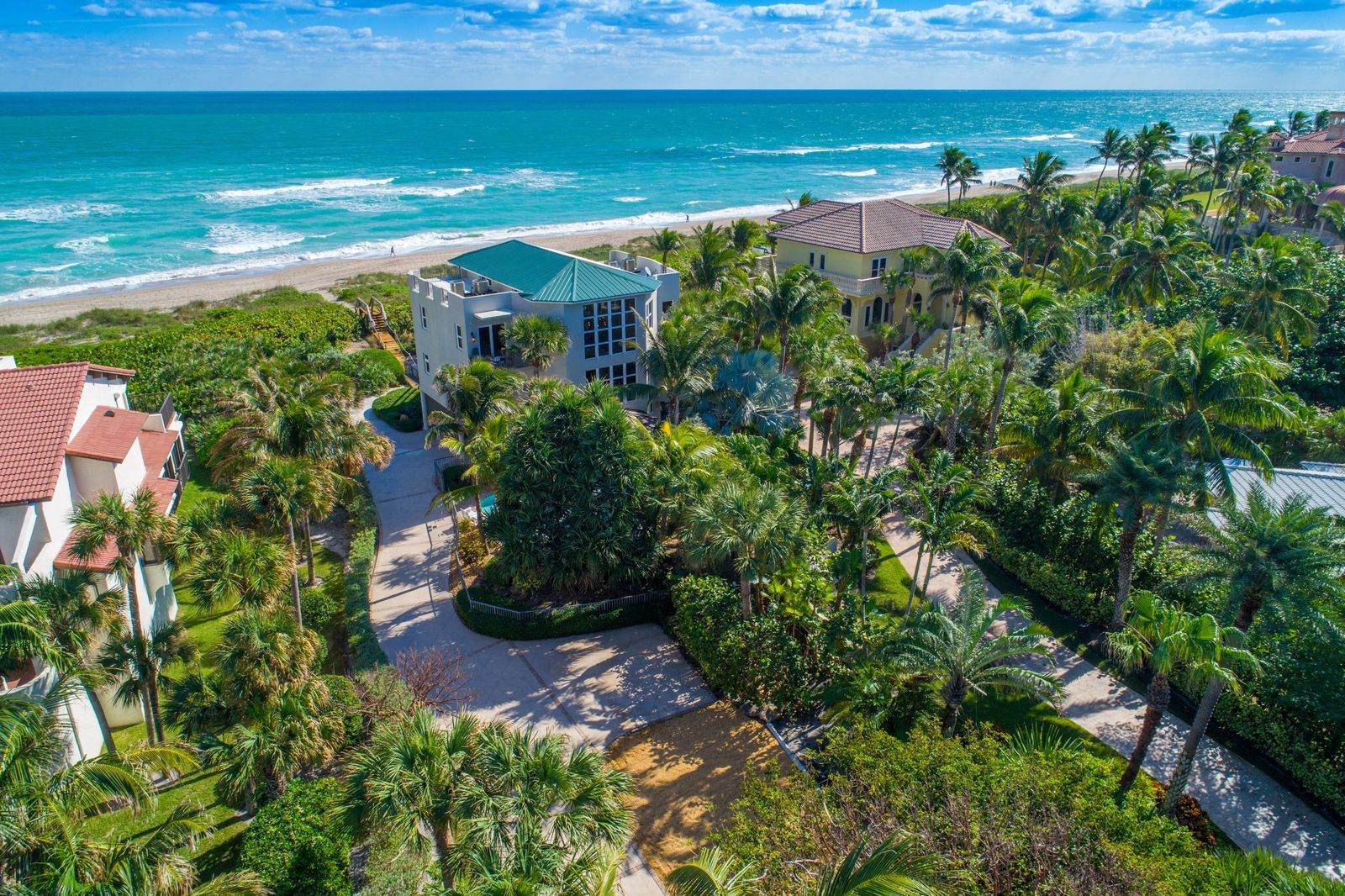 Chateau de la Mer: Jensen Beach Beachfront Estate