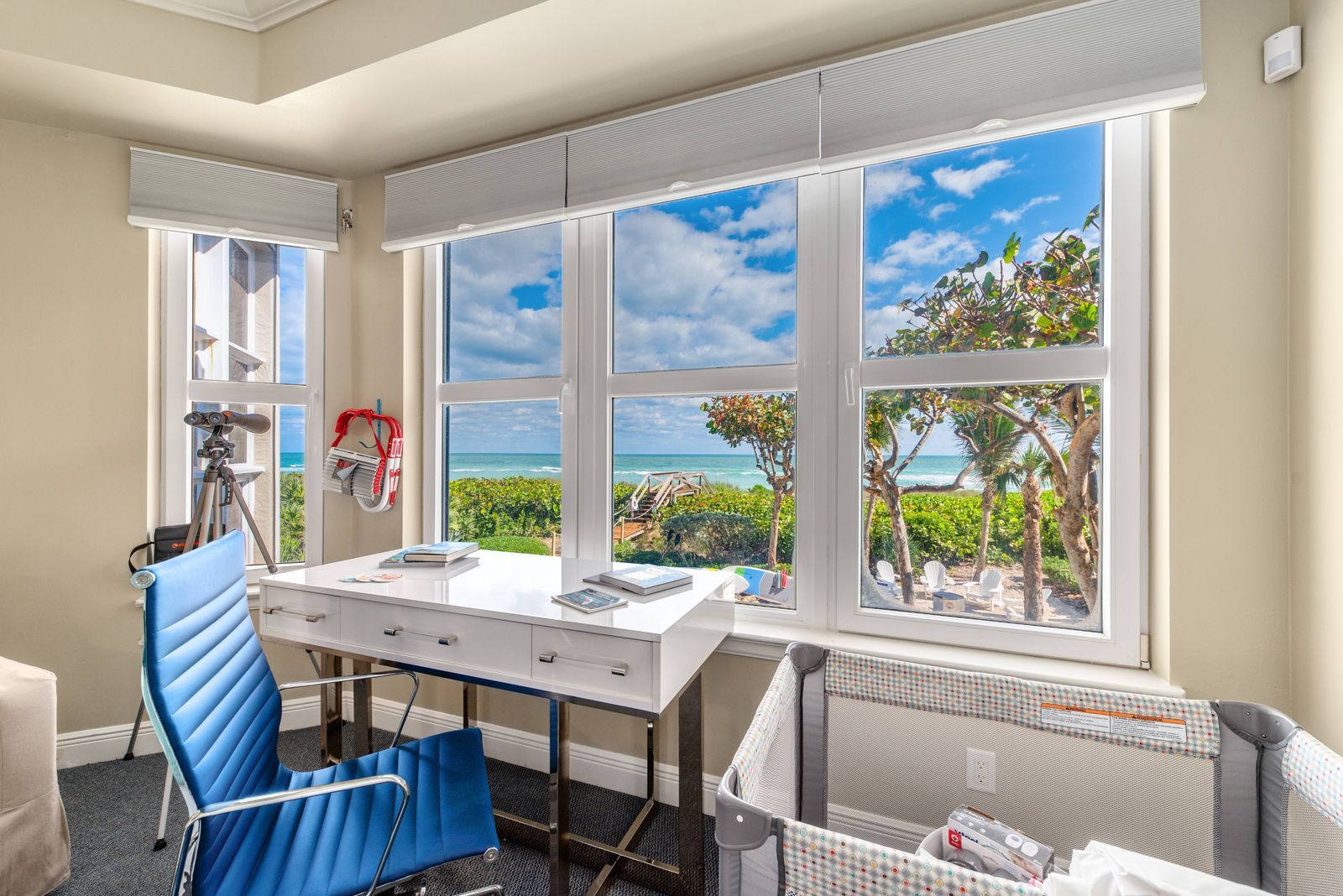 Chateau de la Mer: Jensen Beach Beachfront Estate