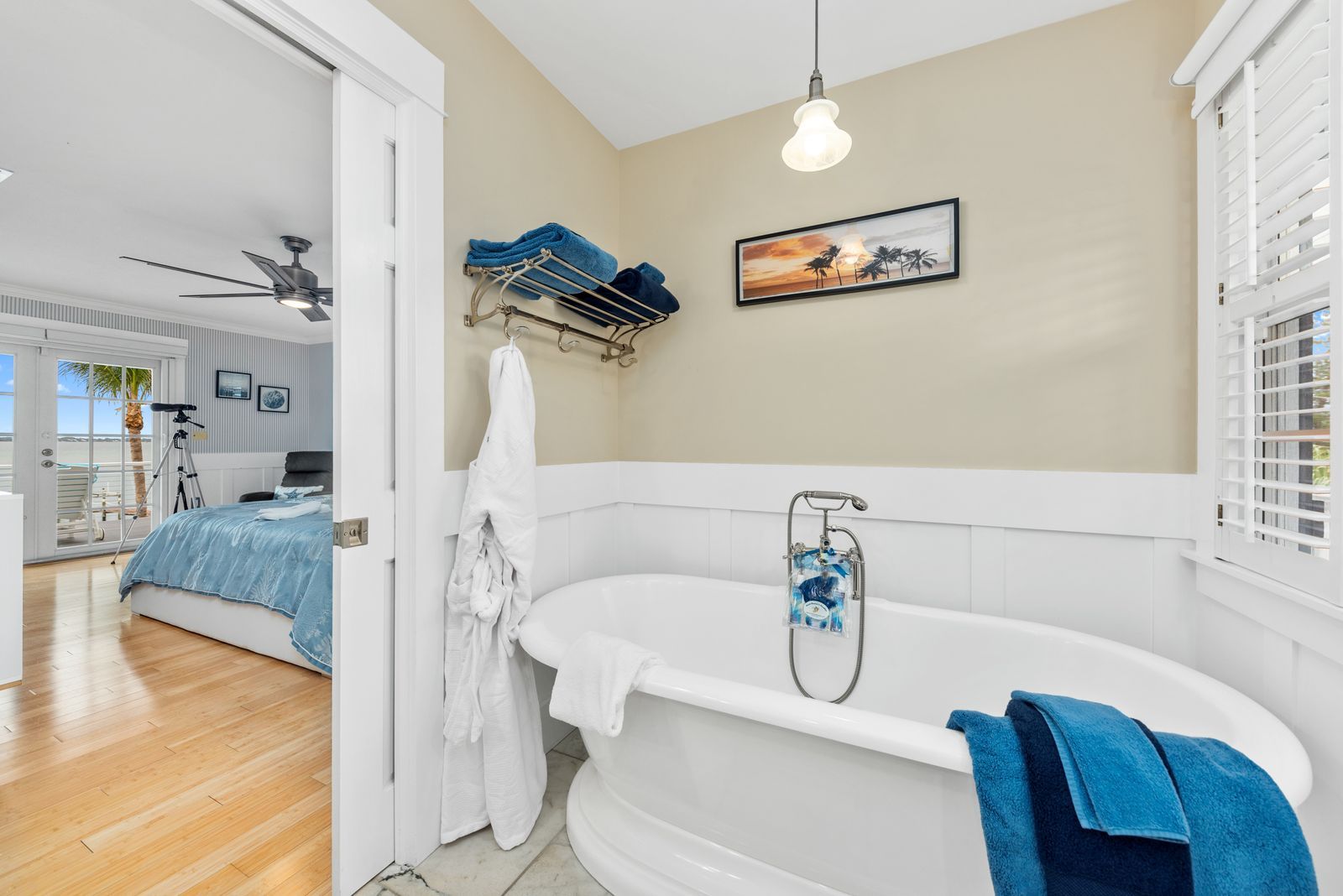Aquarius Ocean-to-River Resort
