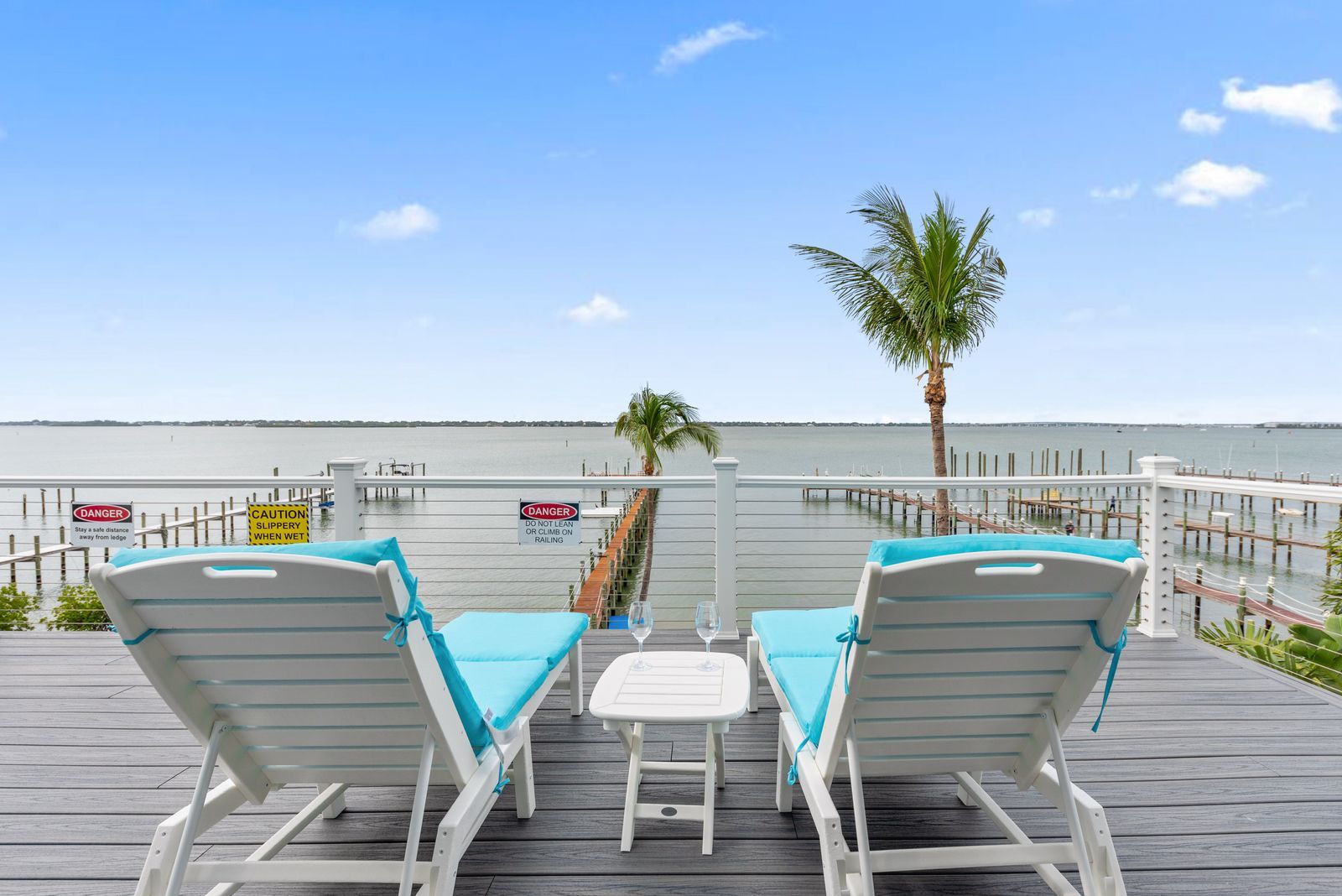 Aquarius Resort: Side by Side Riverfront Beach Rentals in Florida